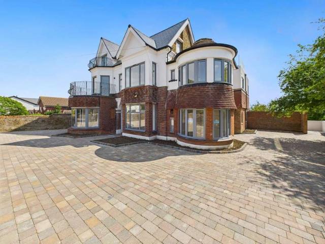 2 Bedroom Flat