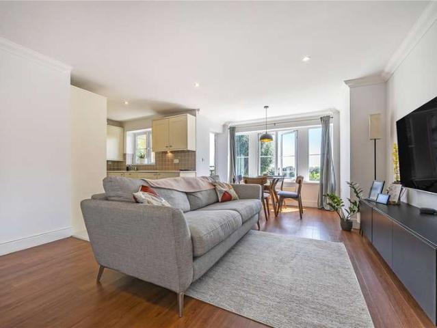 2 Bedroom Flat