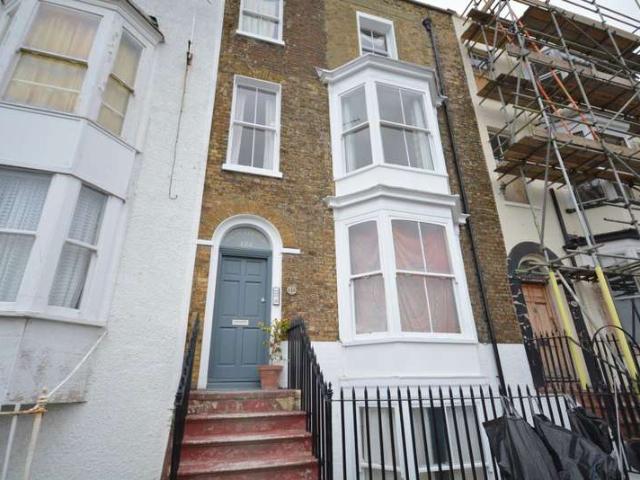 2 Bedroom Flat