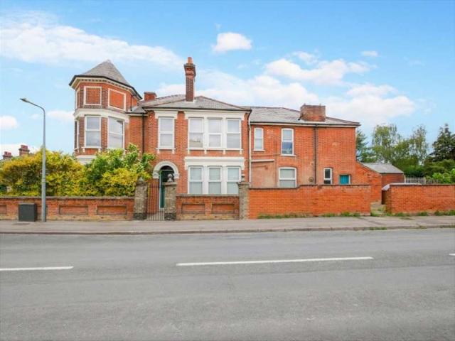 2 Bedroom Flat
