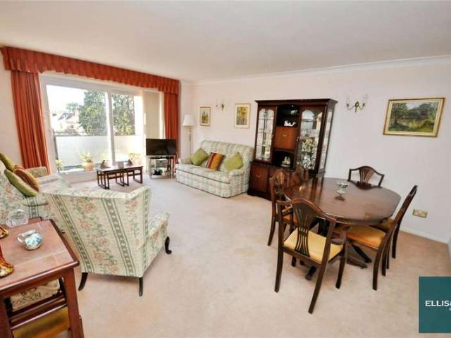 2 Bedroom Flat
