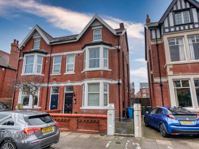 2 Bedroom Flat