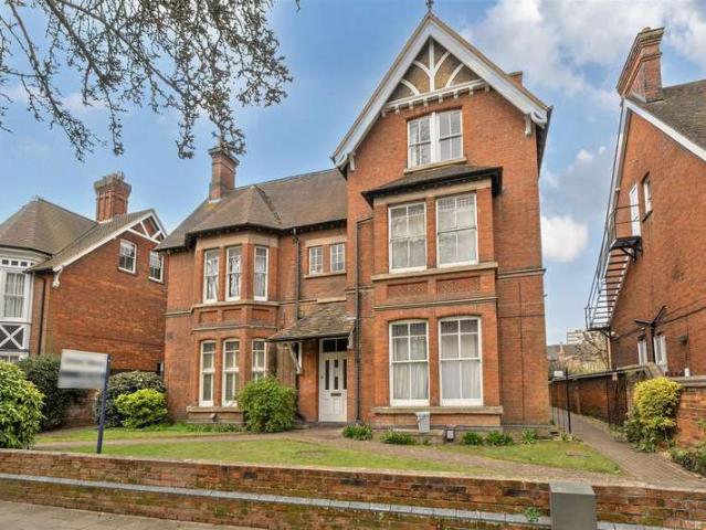 2 Bedroom Flat