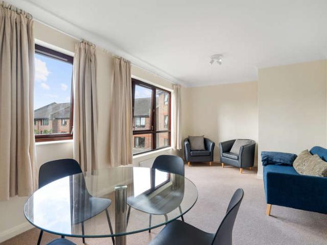 2 Bedroom Flat