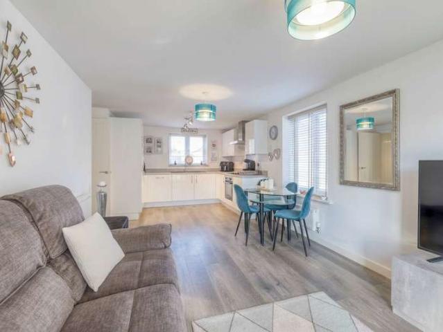2 Bedroom Flat