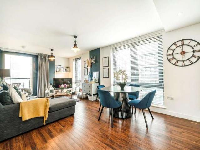 2 Bedroom Flat
