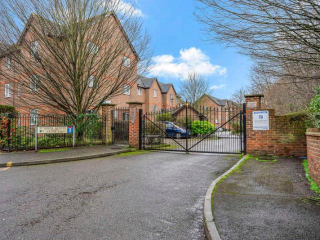 2 Bedroom Flat