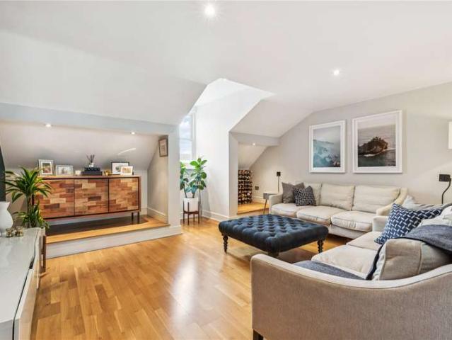 2 Bedroom Flat