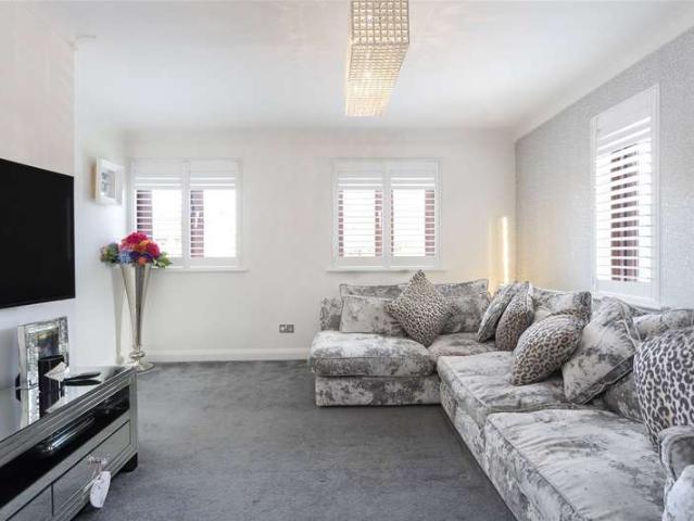 2 Bedroom Flat