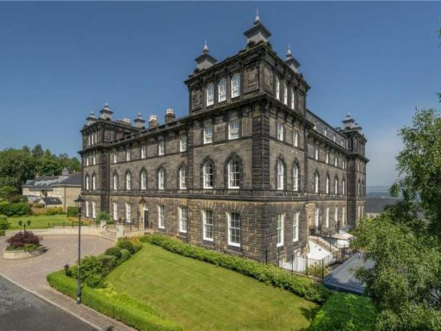 2 Bedroom Flat