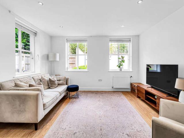 2 Bedroom Flat