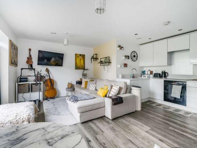 2 Bedroom Flat