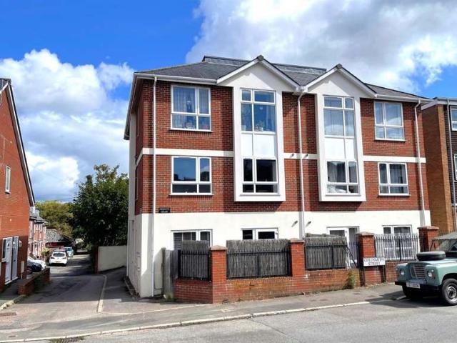 2 Bedroom Flat