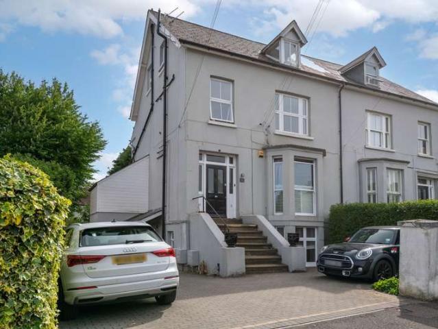 2 Bedroom Flat