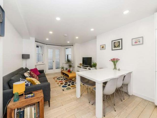 2 Bedroom Flat