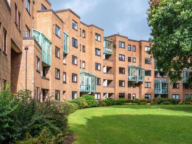 2 Bedroom Flat