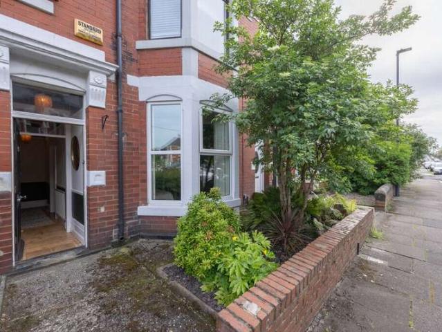 2 Bedroom Flat