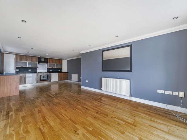 2 Bedroom Flat