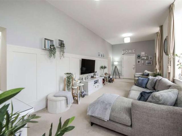 2 Bedroom Flat