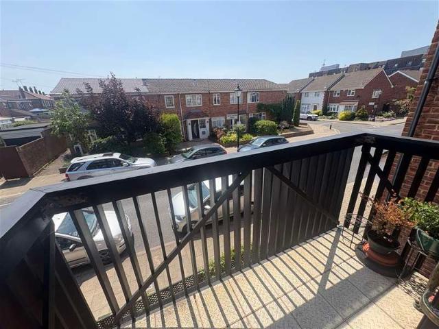 2 Bedroom Flat