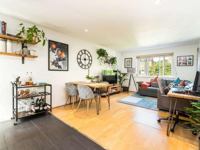 2 Bedroom Flat