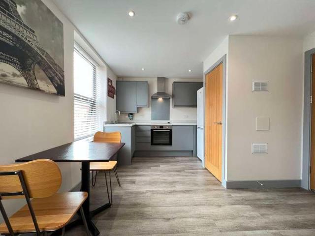 2 Bedroom Flat