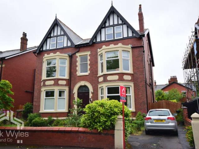 2 Bedroom Flat