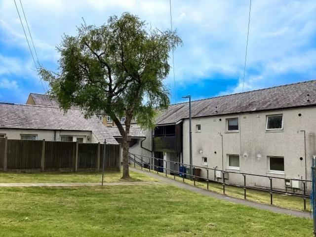 2 bedroom flat