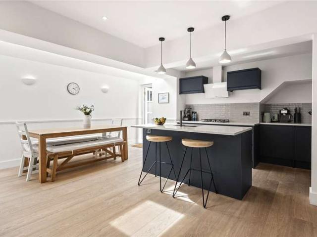 2 Bedroom Flat