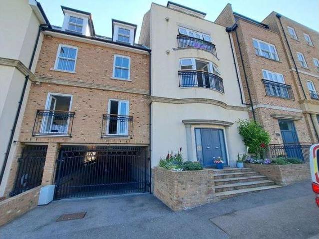 2 Bedroom Flat
