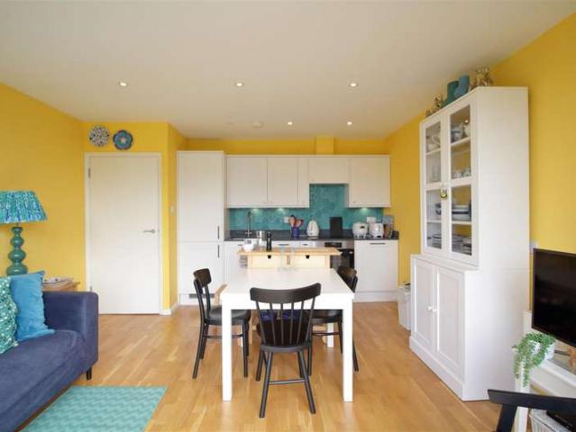 2 Bedroom Flat