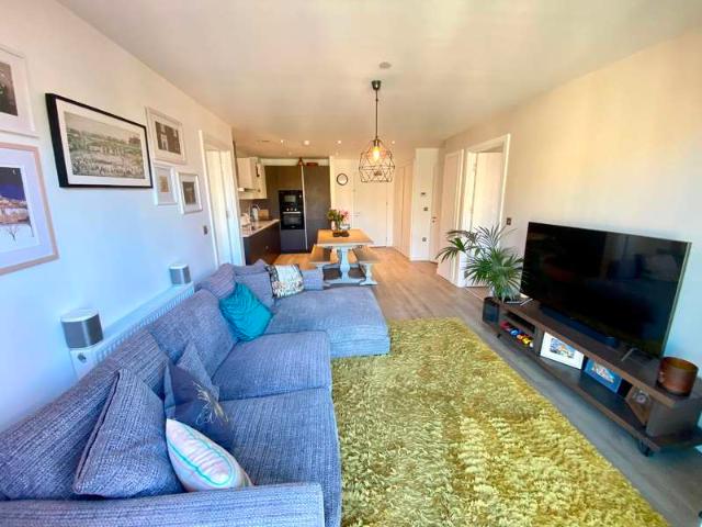 2 Bedroom Flat