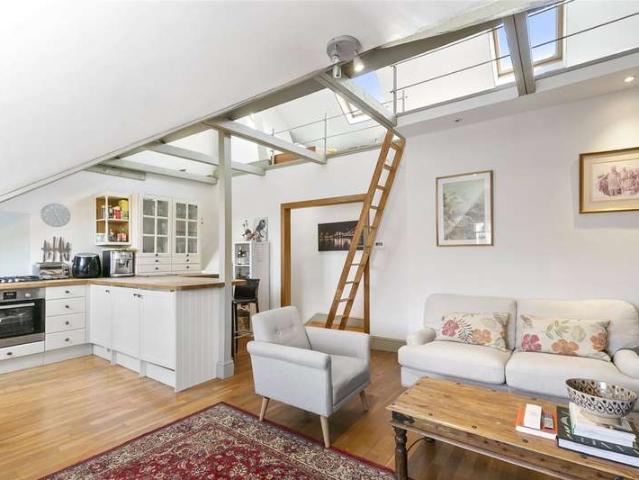 2 Bedroom Flat