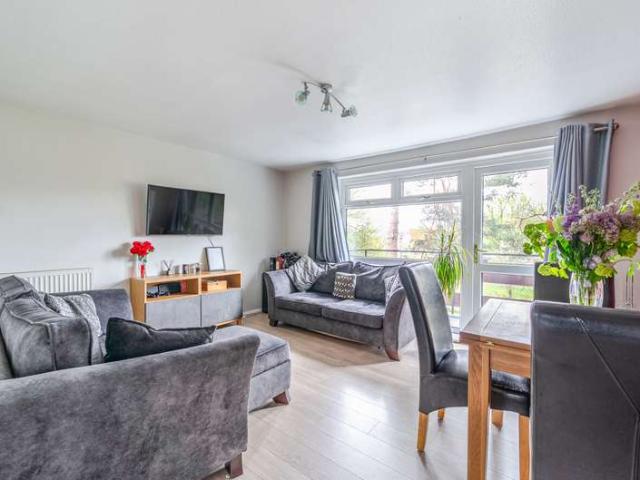 2 Bedroom Flat