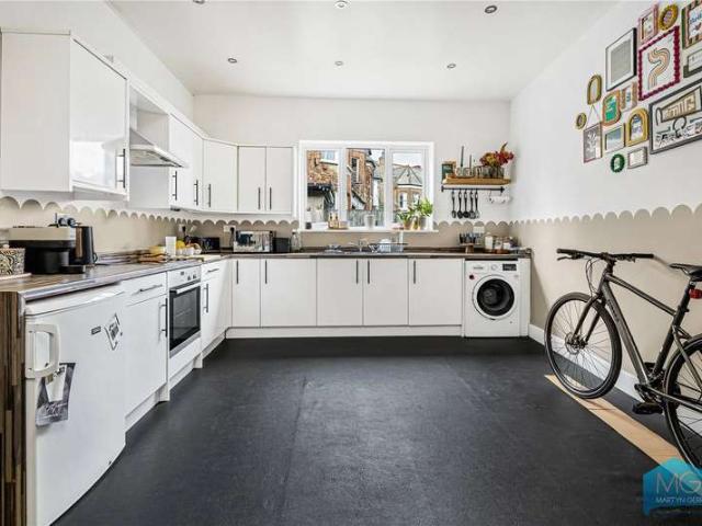 2 Bedroom Flat