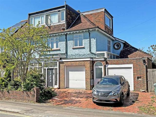 2 Bedroom Flat
