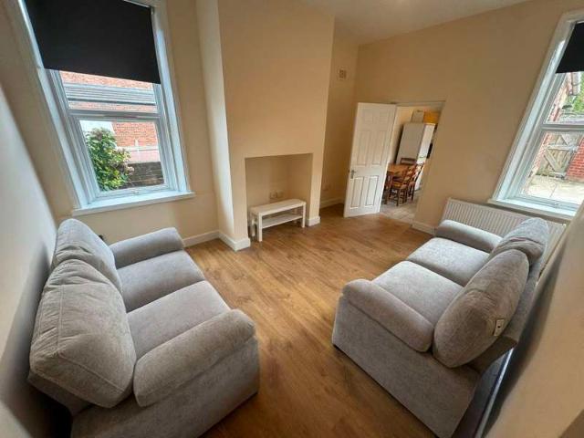 2 Bedroom Flat