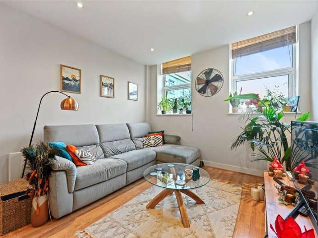 2 Bedroom Flat