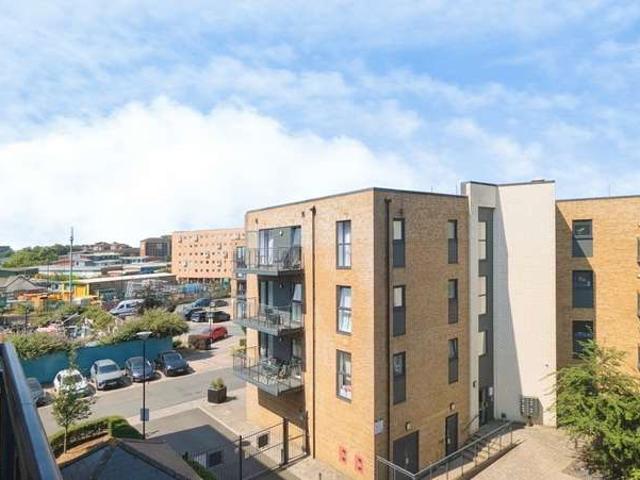 2 Bedroom Flat