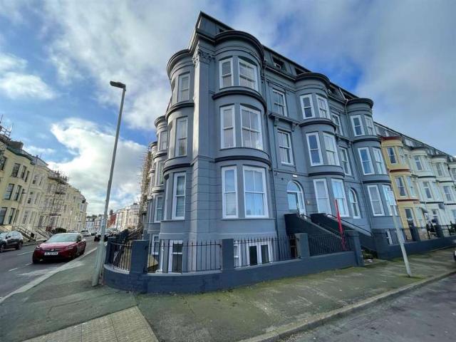 2 Bedroom Flat