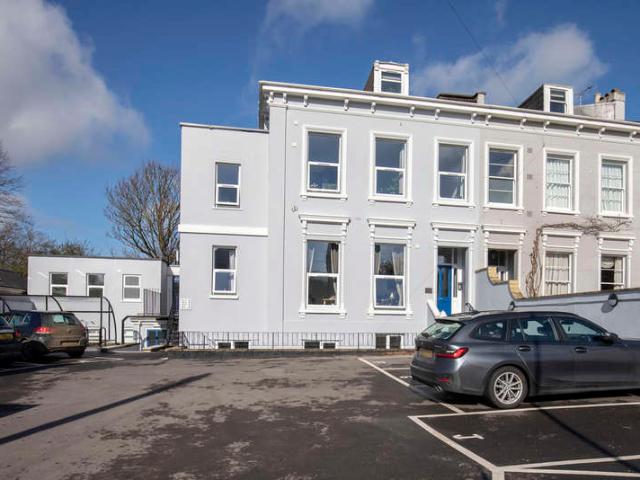 2 Bedroom Flat