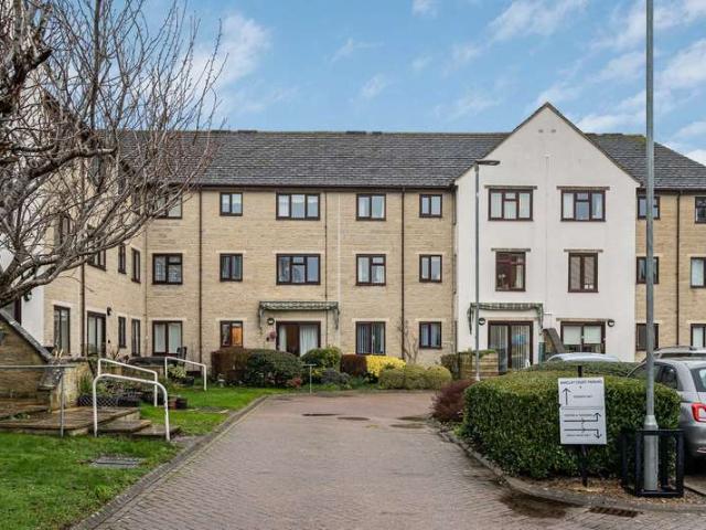 2 Bedroom Flat