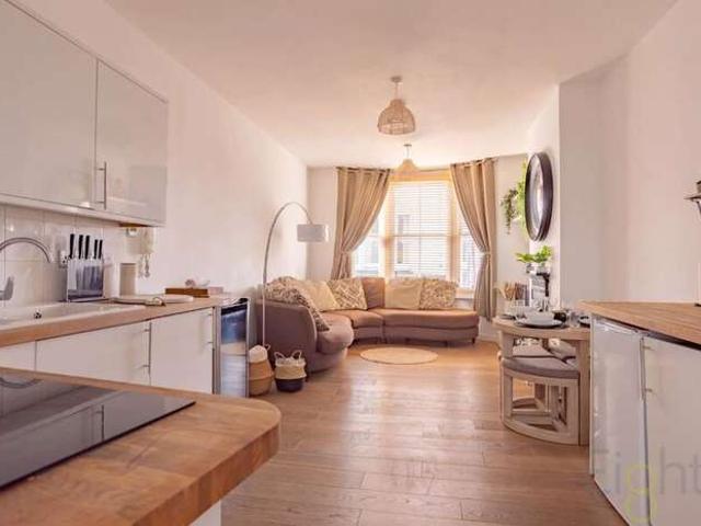 2 Bedroom Flat