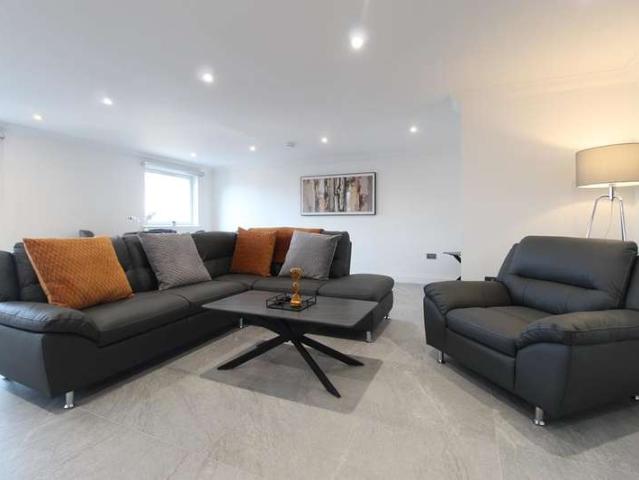 2 Bedroom Flat
