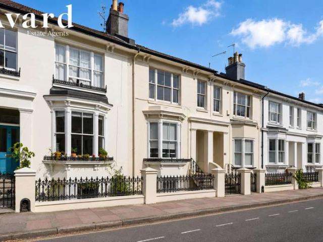 2 Bedroom Flat