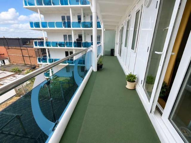 2 Bedroom Flat