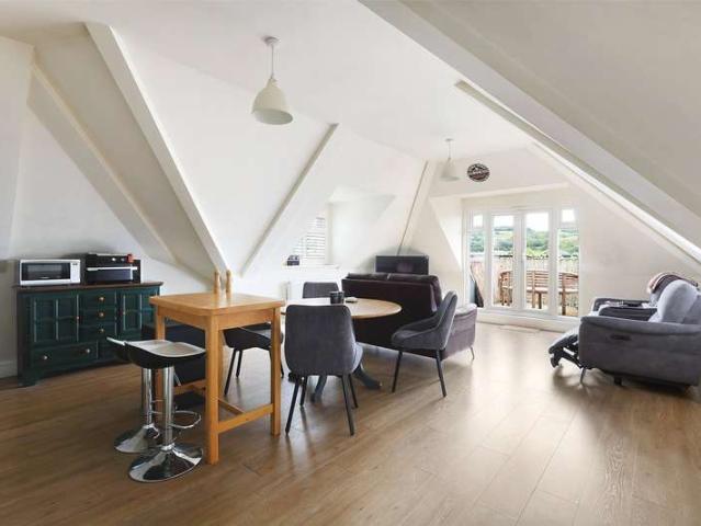 2 Bedroom Flat