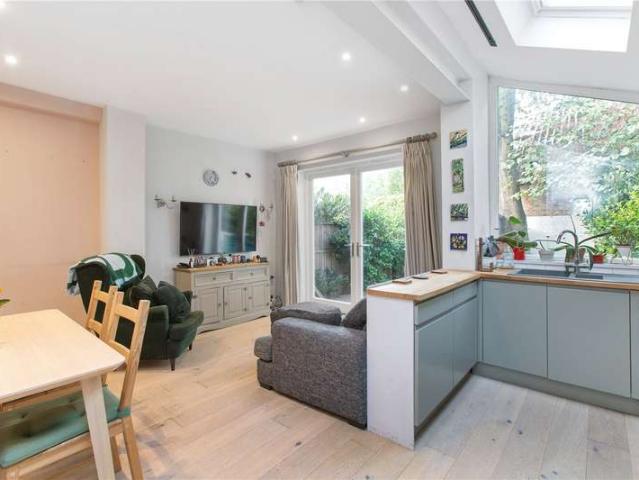 2 Bedroom Flat