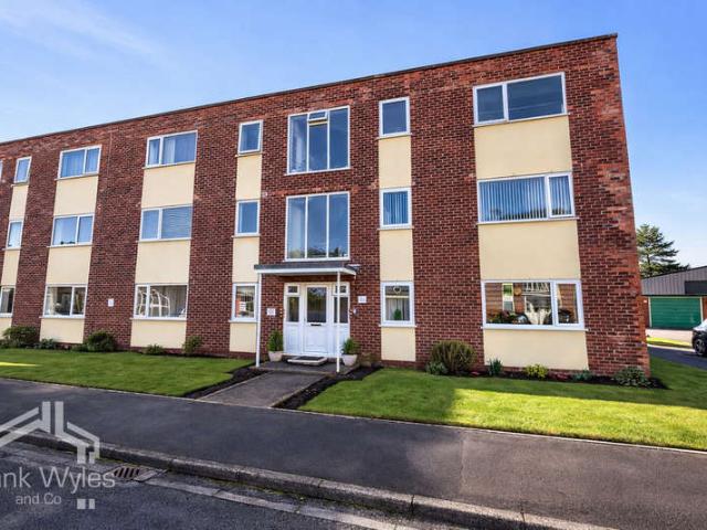 2 Bedroom Flat