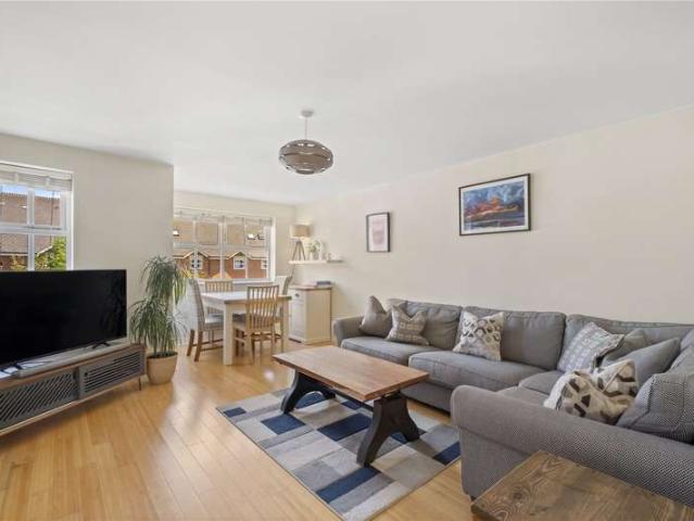 2 Bedroom Flat